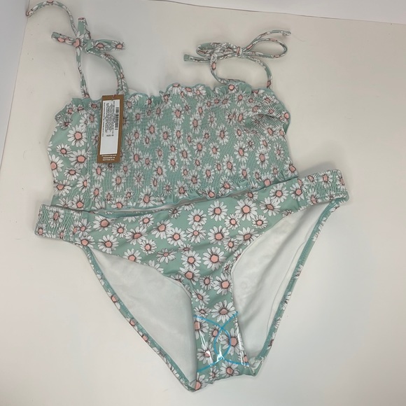 Accessorize | Swim | New Accessorize Light Green Daisy Smocked Bandeau ...